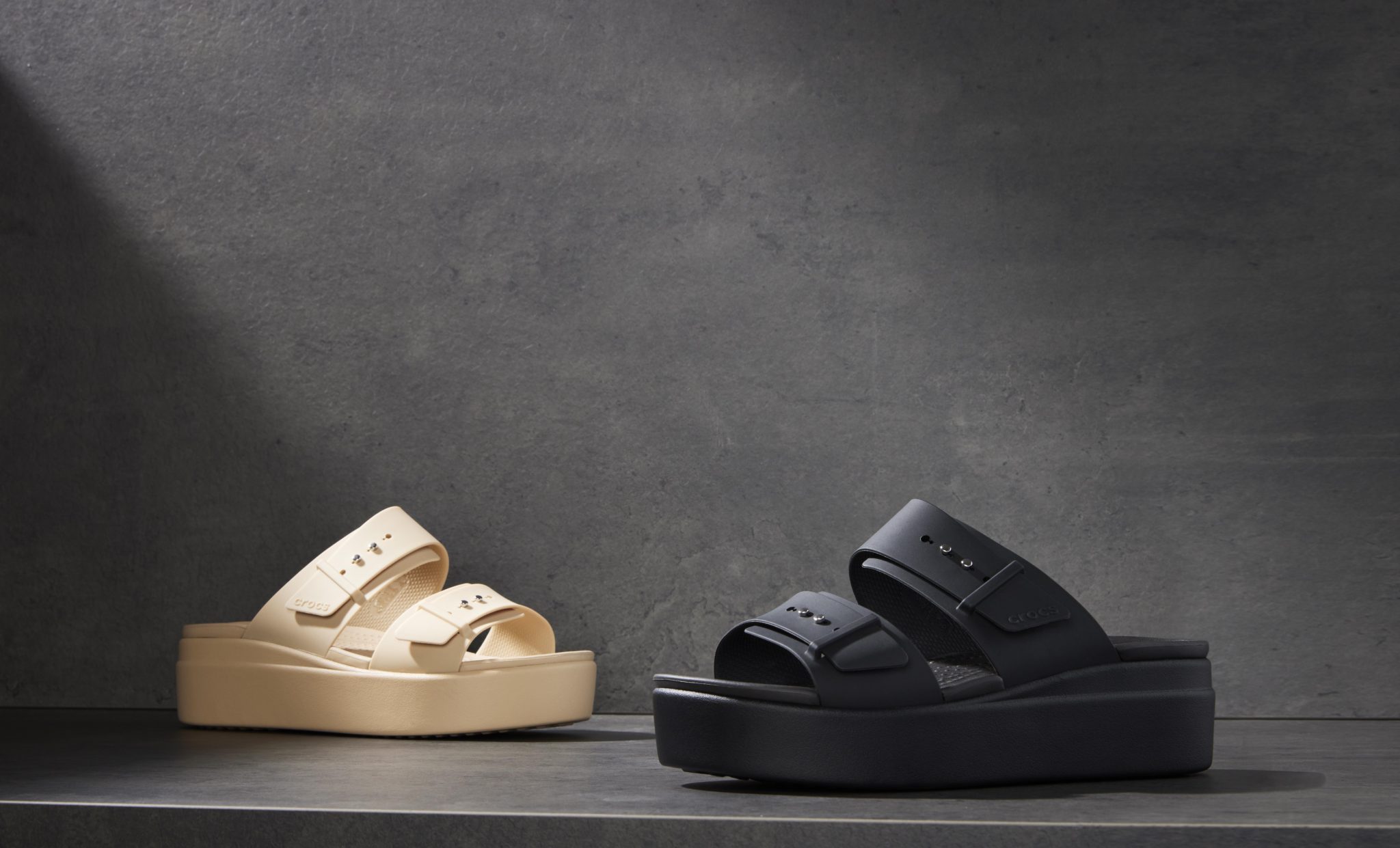 Elevate your summer wardrobe with Crocs Brooklyn Sandals