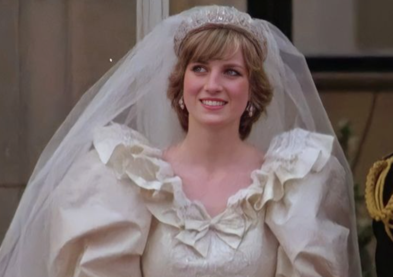 Thousands for a slice of old wedding cake? Fans still want a piece of Diana