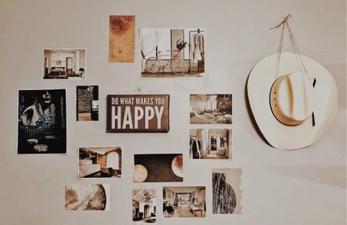Memory Wall Decor Design Inspiration For Your Home | W&H Magazine