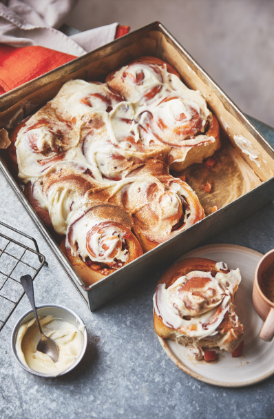 Cinnamon apple Chelsea buns